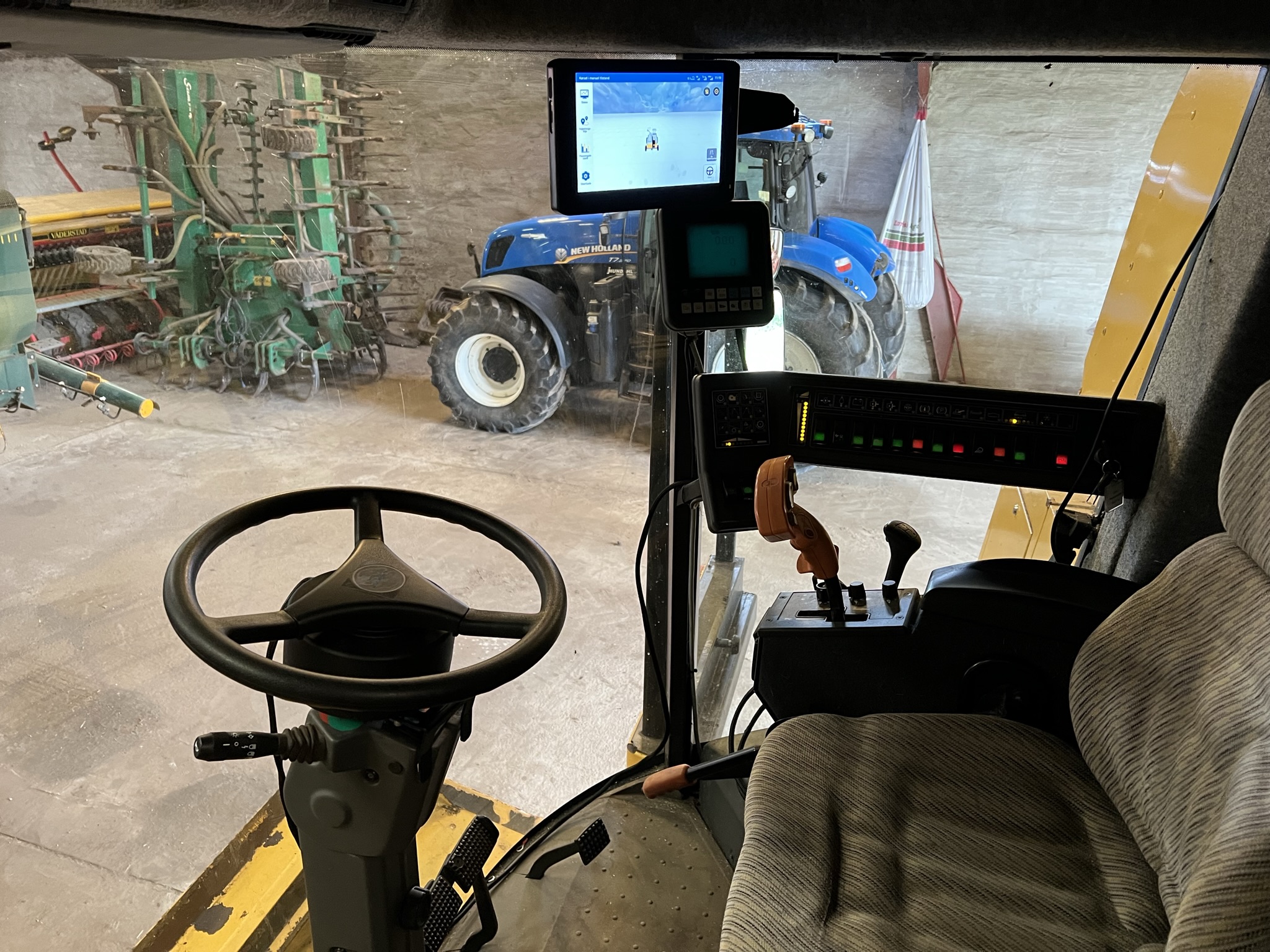 Se anlægget monteret | Agroassist.dk